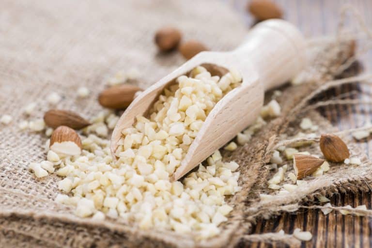 7 Best Nut Choppers for Almonds, Walnuts & Peanuts [ 2022 Reviews ]