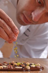 7 Best Nut Choppers for Almonds, Walnuts & Peanuts [ 2022 Reviews ]